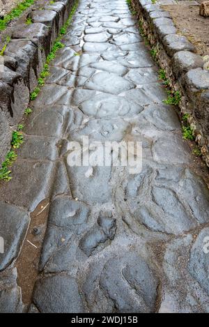 Ancient Street with Ruts - Pompeii - Italy Stock Photo - Alamy