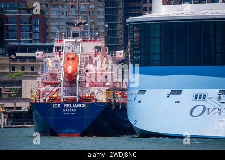 Cruise ship "Reliance Stock Photo - Alamy