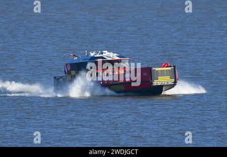 The London Fire Brigade fireboat Tanner is a 16.2 metre long fireboat ...