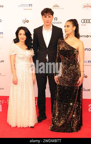 Bayan Layla, Levy Rico Arcos und Milena Aboyan beim 48. Deutschen ...