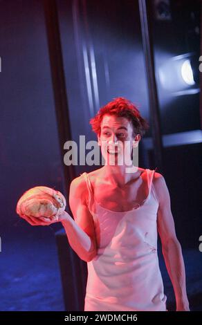 Tobias Menzies (Hamlet) with Yorick) in HAMLET by Shakespeare at the ...