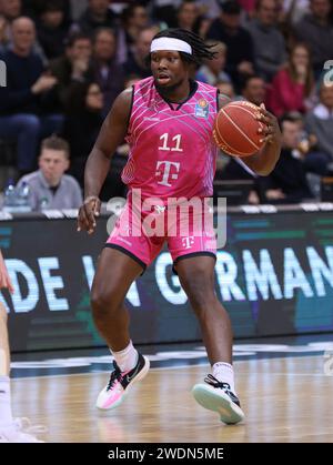 Bonn, Germany. 21st Jan, 2023. Leon Kratzer (Bonn) mit Fans nach dem ...