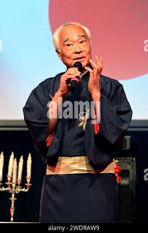Takeo Ischi in der Musik-Show Edelweiss der Volksmusik im Bürgerhaus ...