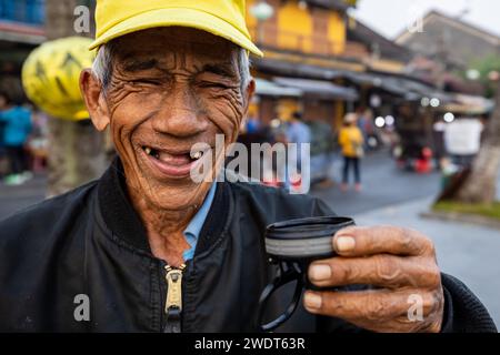 Old friendly man from vietnam Stock Photo - Alamy