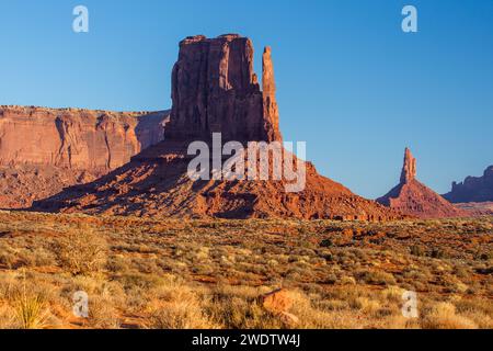 Sentinal Mesa, the West Mitten & the Big Indian Chief Butte in the ...