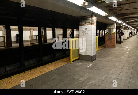 MTA installed barriers to protect customers in pilot program on 191st ...