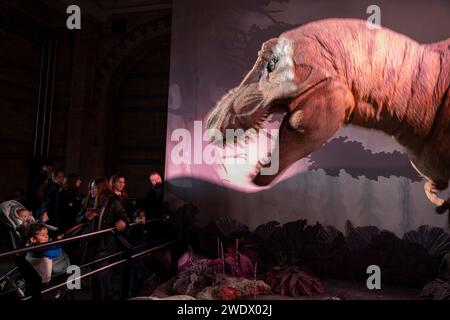 Visitors taking pictures of the animatronic Tyrannosaurus at the ...