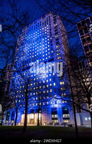Illuminated Shell Centre, the global headquarters of oil major Shell ...