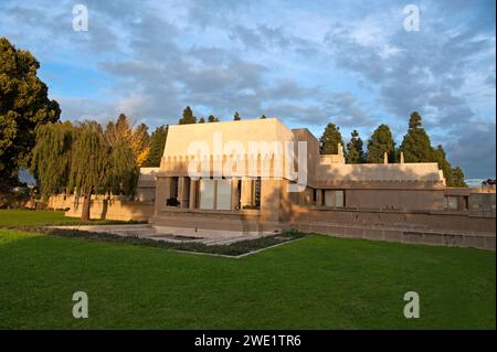 Hollyhock House, Barnsdall Park, Frank Lloyd Wright, building, Art Deco ...