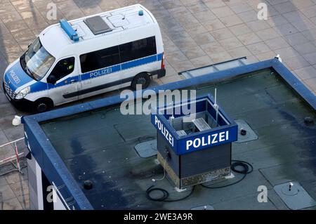 Polizeiwache am Alexanderplatz Themenbild, Symbolbild. Berlin, 28.12. ...