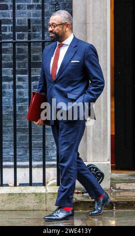 LONDON, UK. JAN 23RD James Stokes of London Irish scores a try during ...