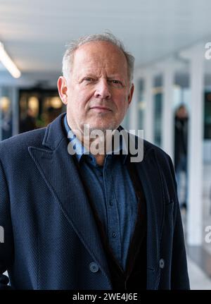 Kiel, Germany. 23rd Jan, 2024. Actors Axel Milberg (l) and August Diehl ...