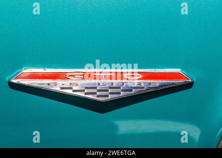 Pontiac GTO emblem on fender of classic car Stock Photo - Alamy