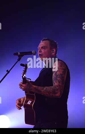 Frei.Wild Frontmann Philipp Burger bei einem Live-Auftritt in der Messe ...