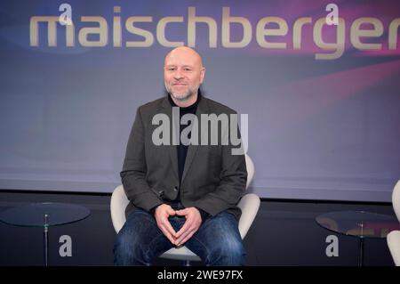 Olaf Sundermeyer in der ARD-Talkshow maischberger im Studio Berlin ...