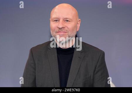 Olaf Sundermeyer in der ARD-Talkshow maischberger im Studio Berlin ...
