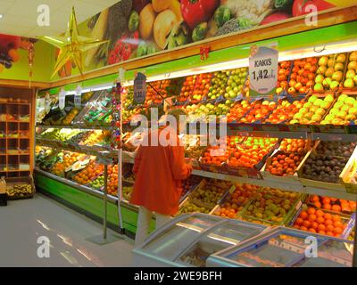 Im Supermarkt Abt. Obst und Gemüse - gesehen in Braunschweig am 27.04. ...