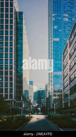 Street view of Seattle iconic skylines at morning Stock Photo - Alamy