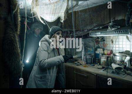 Jodie Foster (Detective Elizabeth Danvers), Finn Bennett (Peter Prior ...