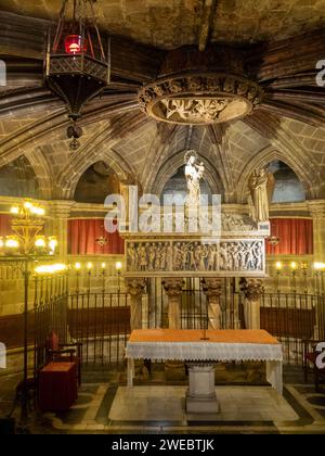 Tomb of Saint Eulalia in the crypt of the Cathedral of Barcelona Stock ...