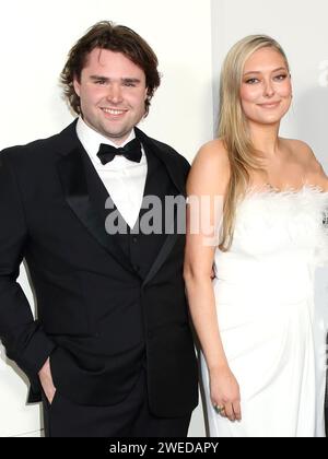 TREAT WILLIAMS in FEUD (2024), directed by RYAN MURPHY. Season 2 ...