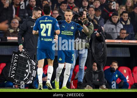 ROTTERDAM - Noa Lang of PSV Eindhoven celebrates 2-2 during the Dutch ...
