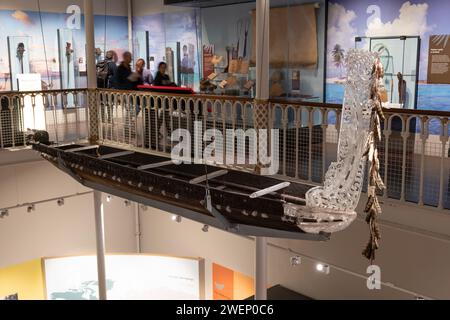 A traditional Maori Waka (canoe), New Zealand Stock Photo - Alamy