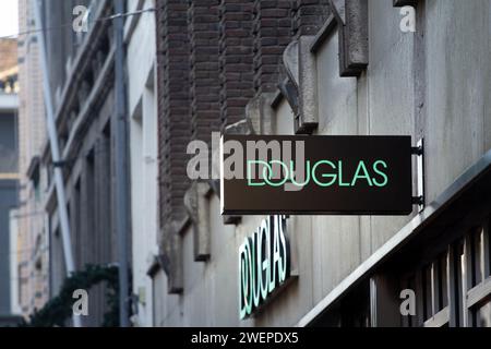 Sign an Logo DOUGLAS perfumery Stock Photo - Alamy