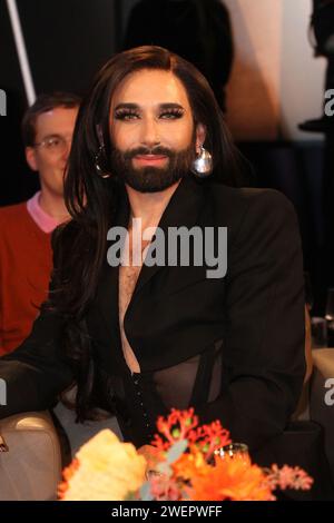 Conchita Wurst, Tom Neuwirth bei der NDR Talk Show am 26.01.2024 in ...