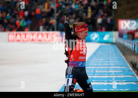 Janina Hettich-Walz (GER) am Schießstand, 10.01.2026, Oberhof ...