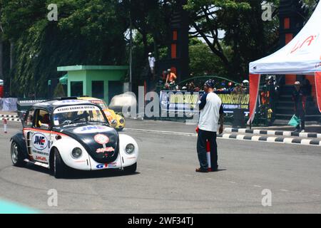 Volkswagen Beetle doing drifting during the VW Indonesia Jamboree ...
