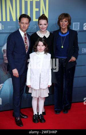 Tom Schilling, Karoline Herfurth, Pola Friedrichs, Ulrike Kriener ...