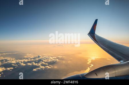 Jet2 Boeing 737-800 CFM56-7B engine in-flight Stock Photo - Alamy