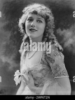 Portrait of Mary Pickford by Campbell Studios (1910s Stock Photo - Alamy