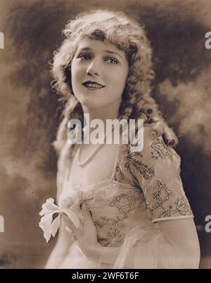 Portrait of Mary Pickford by Campbell Studios (1910s Stock Photo - Alamy