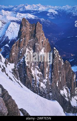 Climbing Innominata Ridge, Mont Blanc, in winter Stock Photo - Alamy