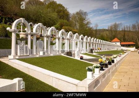 Wales, Glamorgan, Aberfan, cemetery, line of graves of victims of 1966 ...