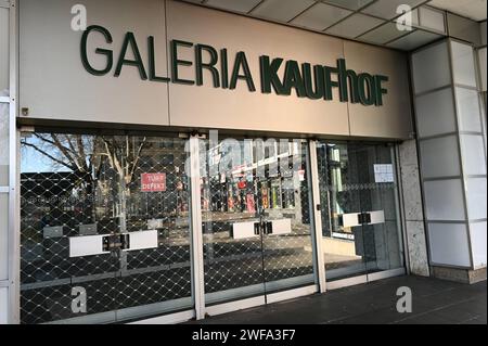 Eingang Logo Warenhaus GALERIA *** GALERIA department store logo ...