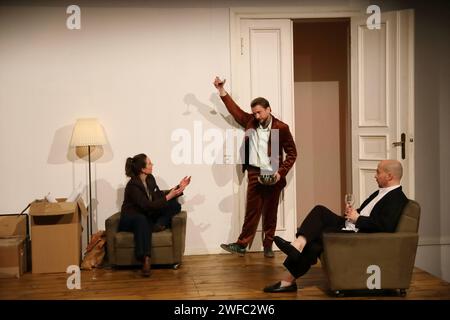 Carolin Haupt als Maria, Yurii Radionov als Orest und Maryna Klimova ...