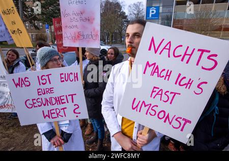 Rostock, Germany. 30th Jan, 2024. Doctors at Rostock University Medical ...