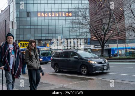 The ÒClimate ClockÓ in Union Square counts down the time left until we ...