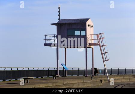 Pink hut on Cardiff Bay Barrage, Cardiff, Wales Stock Photo - Alamy