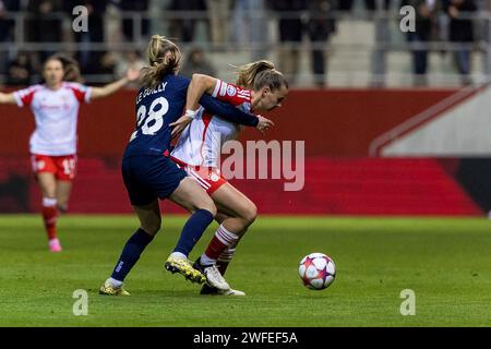Zweikampf Jade Le Guilly (Paris Saint-Germain, #28), Klara B?hl (FC ...