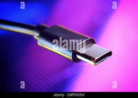 USB-C-Stecker, USB-C als Standardladeanschluss in der EU *** USB C plug ...