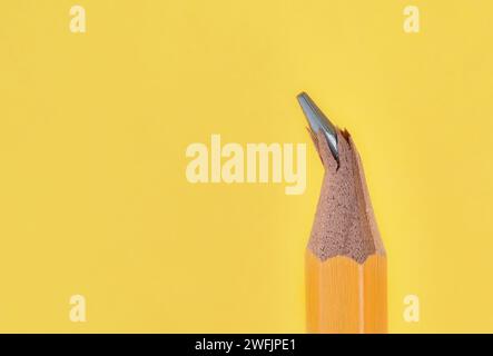 pencil with a broken lead tip Stock Photo - Alamy