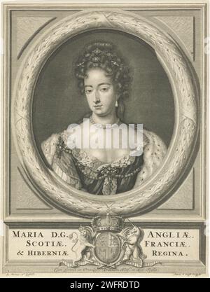 Portrait of Maria II Stuart, Pieter Schenk (I), 1688 - 1711 print ...