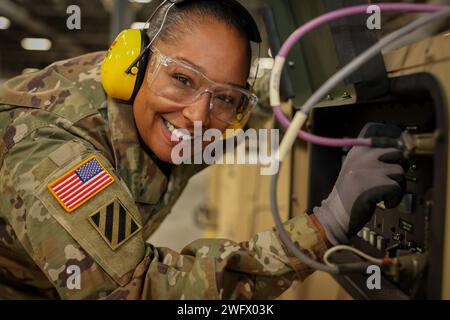 Staff Sgt. Jasmine N. Barnes, 91D Instructor, explains the process of ...