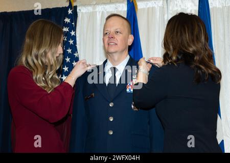 Family members pin the rank of general on the uniform of Vice Chief of ...