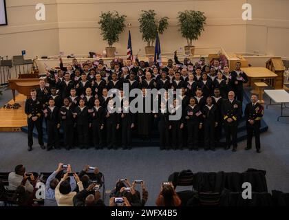 Command Master Chief Van-Troi SibiliaMartinez, of Recruit Training ...