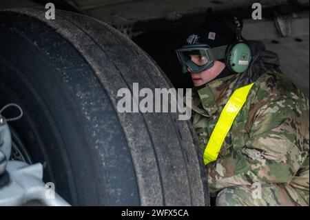 911th Aircraft Maintenance Squadron crew chiefs conduct snow removal ...